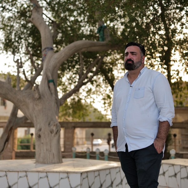 Op zoek naar het paradijs – een wandeling met Sinan Can